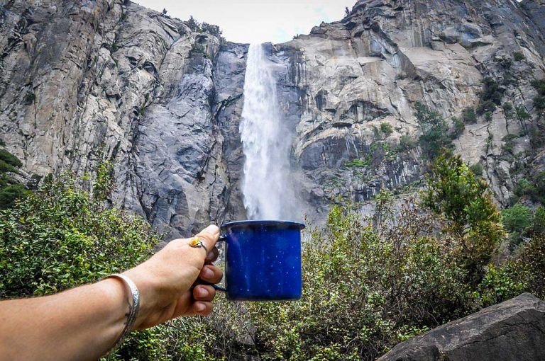 25 Best Hiking Snacks: Healthy & Delicious Trekking Food - Go Wander Wild