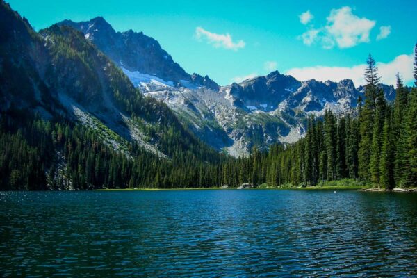 20 Picturesque Washington Lakes to Cool Off in This Summer - Go Wander Wild