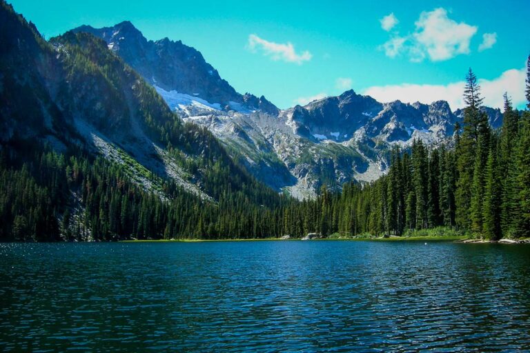 20 Picturesque Washington Lakes to Cool Off in This Summer - Go Wander Wild